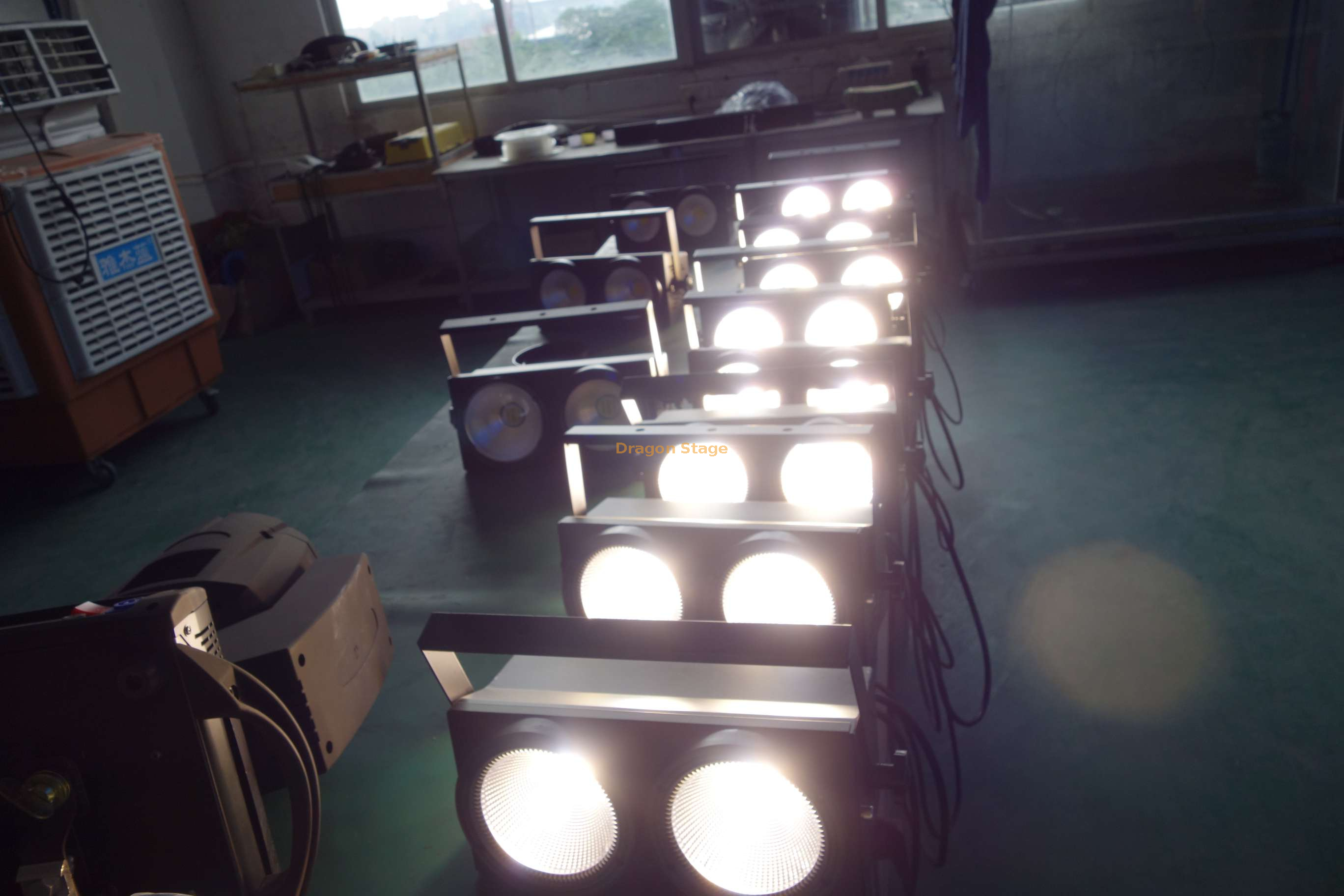 2 Eyes Dual Color COB Surface Light Audience Light from China ...