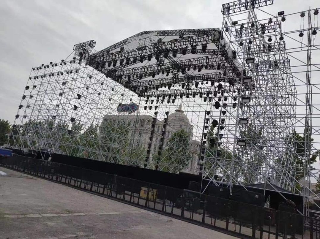 what are differences between layer truss and aluminum truss - DRAGON STAGE
