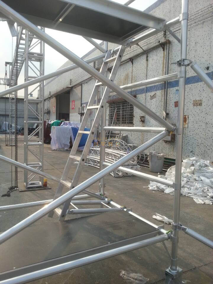 Portable Mobile Double scaffolding with 45degree ladder from China ...