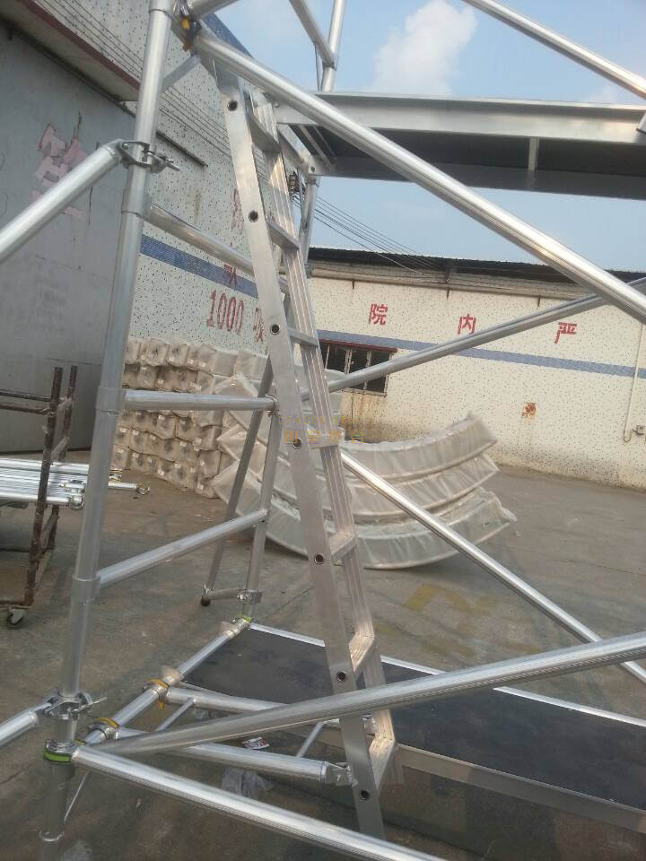 Mobile Tower Double scaffolding with 45degree ladder from China ...
