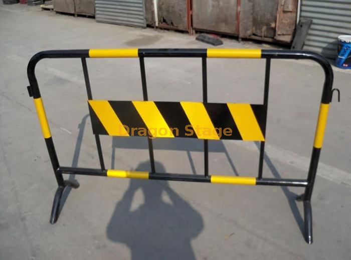 Traffic Road Safety Barrier/Steel Barricades with Bridge Base/Crowd ...